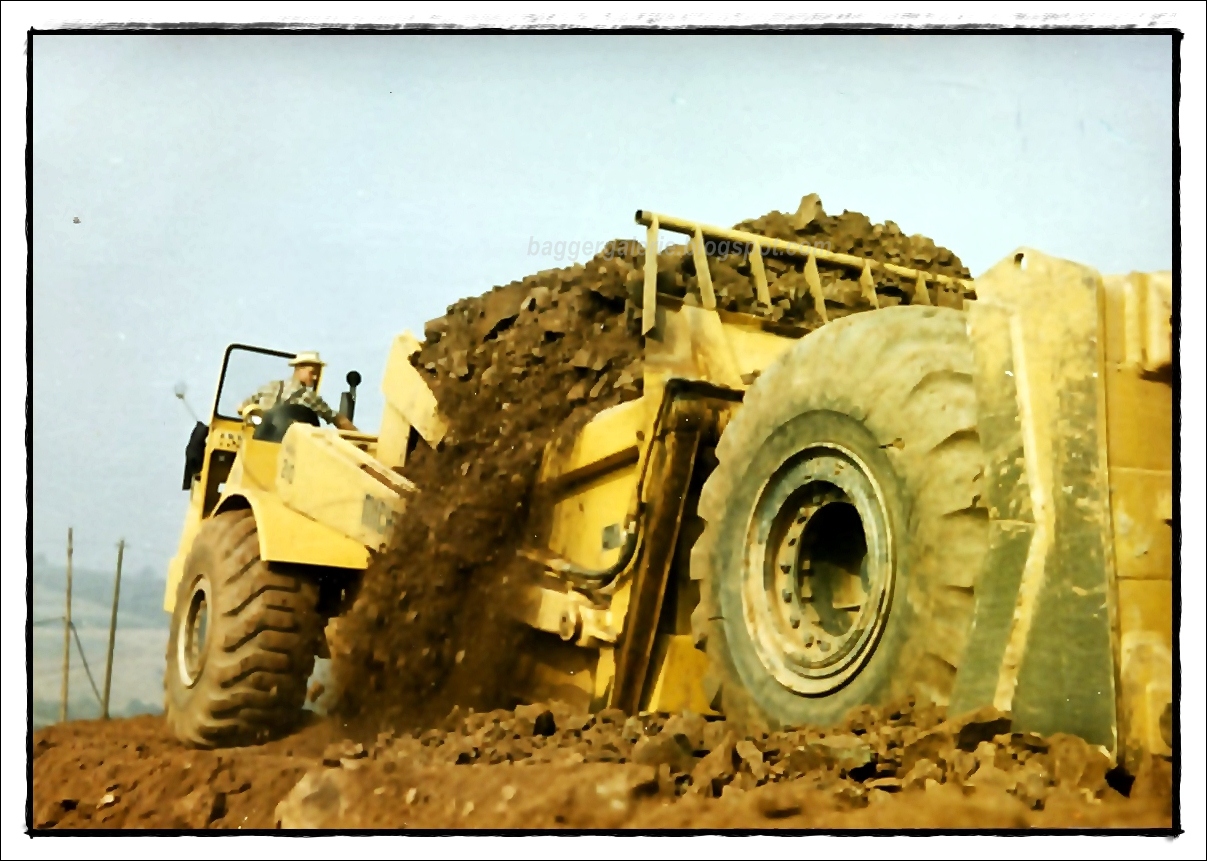 Bagger Galerie Construction Machines: MICHIGAN 210 Scraper Caterpillar ...