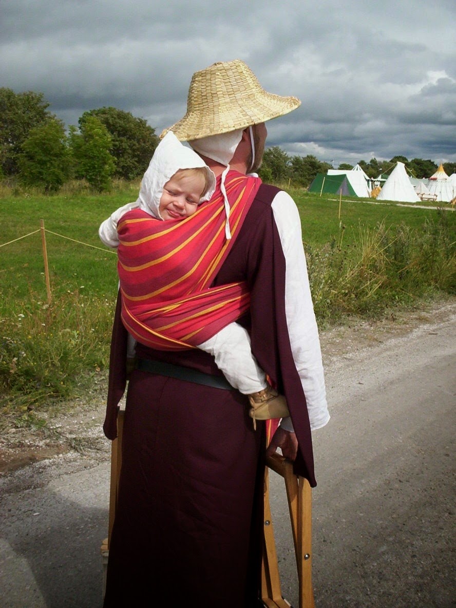 Eva's historical costuming blog: Two 13th century tunics with optional ...
