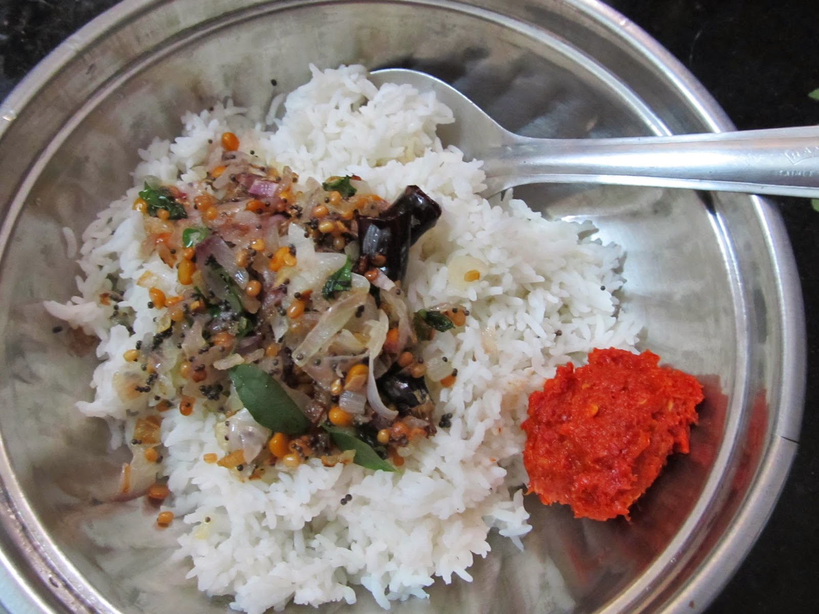 Sivani's Kitchen: Rice With Pandu Mirapakaya Pachadi