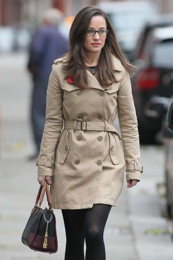 Pippa Middleton shows off a trench coat look with tan booties