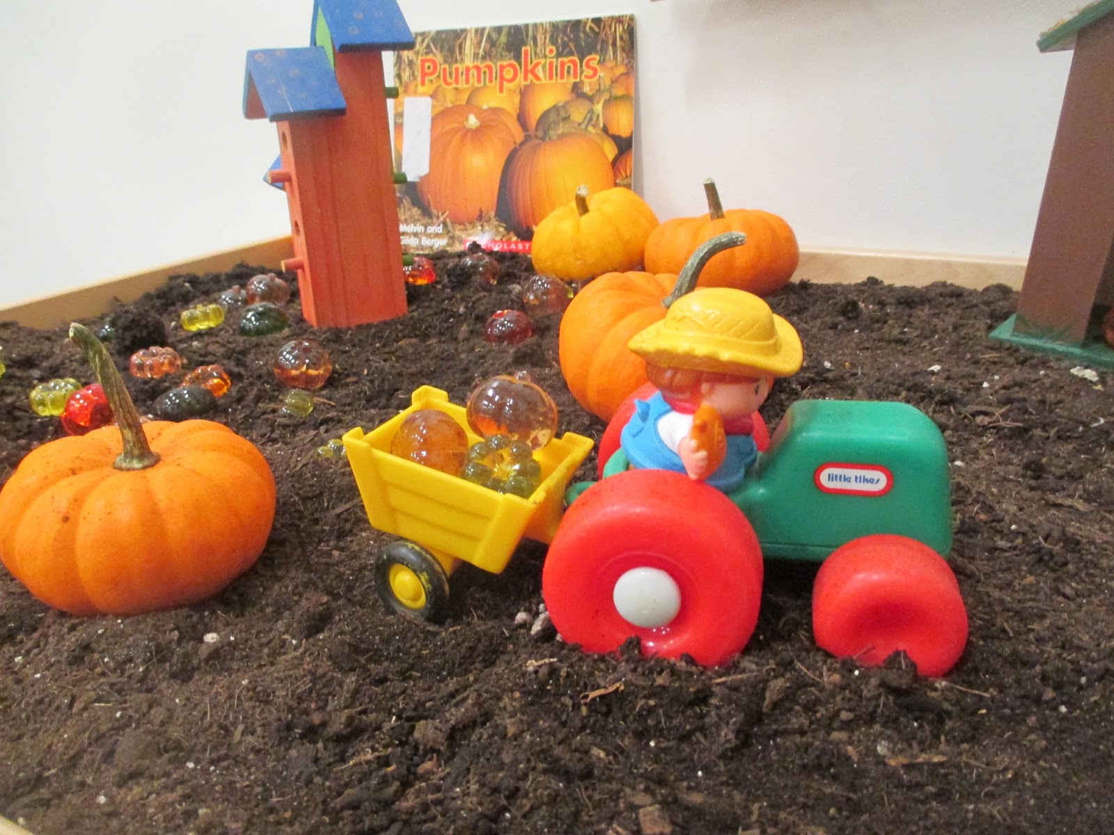 StrongStart: Revisiting the Pumpkin Patch - Small World Play