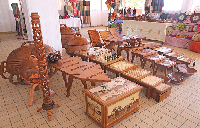 Les allures ethniques de Madagascar: La sculpture sur bois à Madagascar