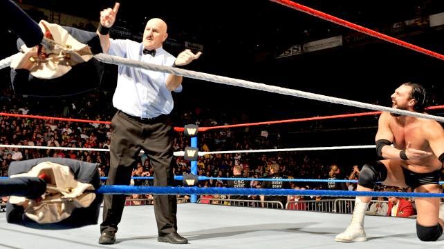 WWE In live!!!!: THE GREAT KHALI vs DAMIEN SANDOW