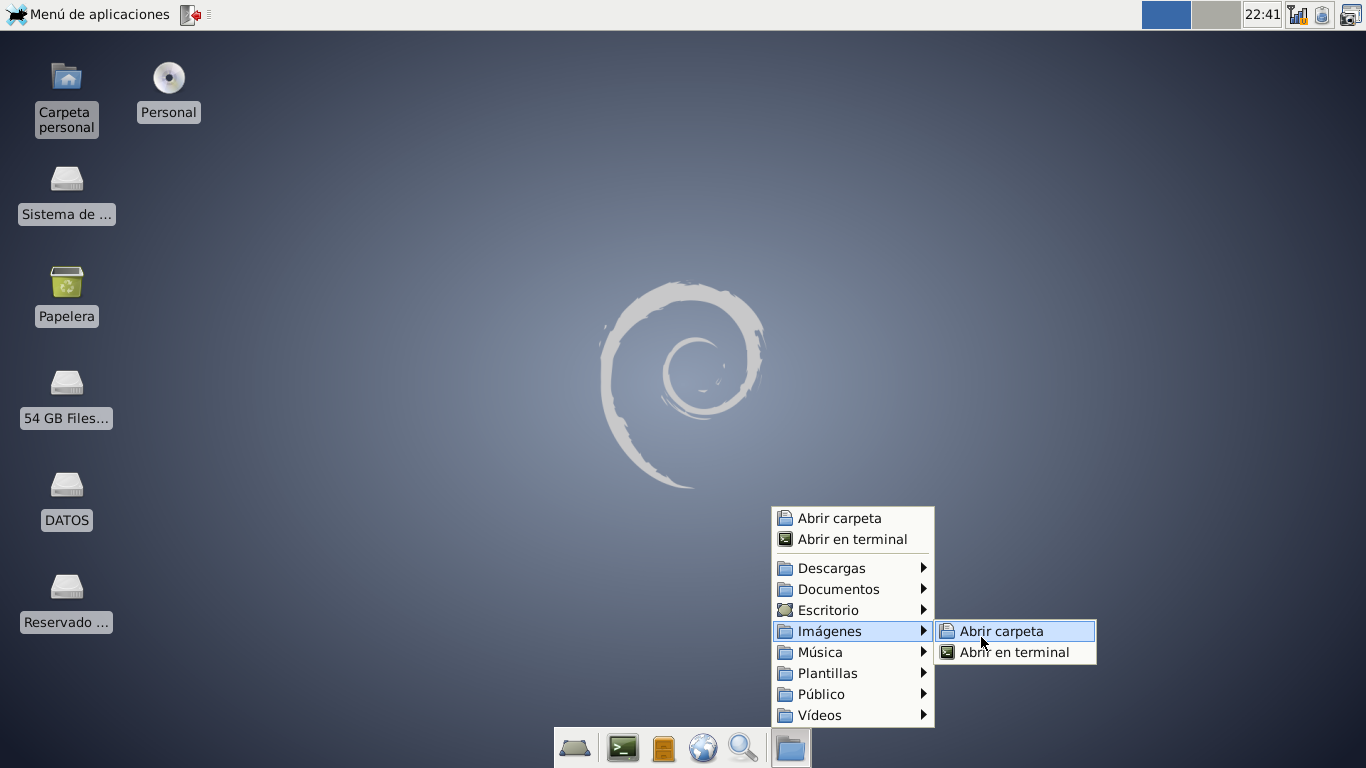 Ciber de Suburbio: Debian 7 XFCE - Día 1 [1 Año, 12 Distros]