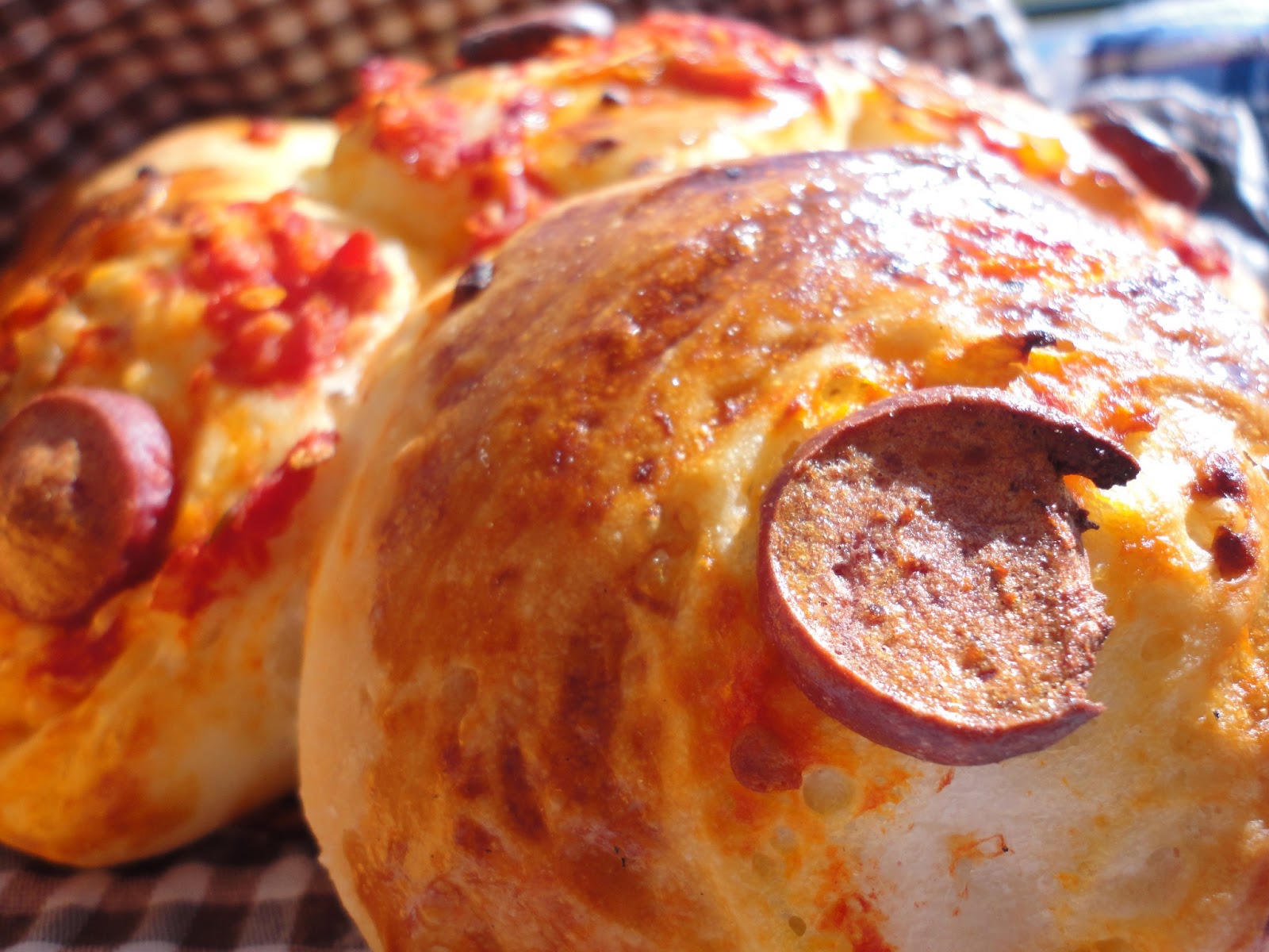 MAHARETLİ MUTFAK: SOSİSLİ ÇÖREK