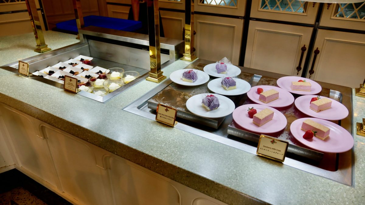 Tokyo Disneyland Dining All You Can Eat desserts at Crystal Palace ...