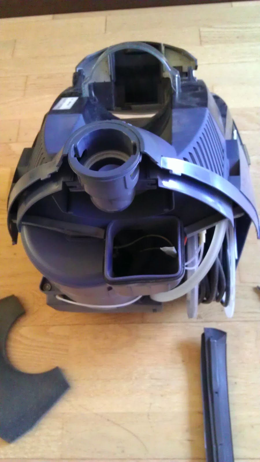 imahginable: Casi se quema la aspiradora. Cómo desmontar una Rowenta ...