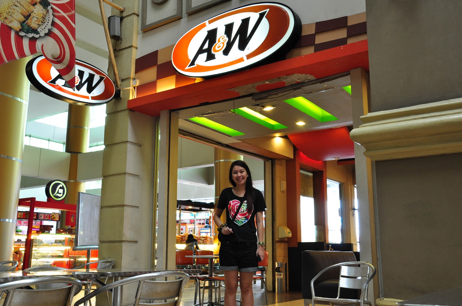 Aloha From Singapore!: 1 Hour younger in Batam!