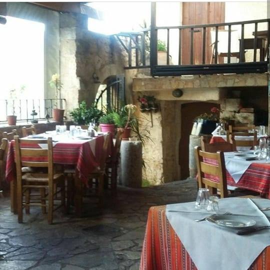 BOOKING HELLAS WEB TV: ΤΑΒΕΡΝΕΣ ΑΠΟΚΟΡΩΝΑΣ ΧΑΝΙΩΝ