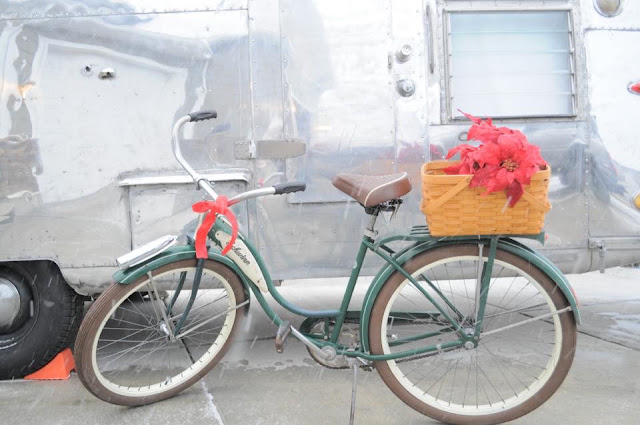 Camping with Flamingos: Vintage Trailer Madness!