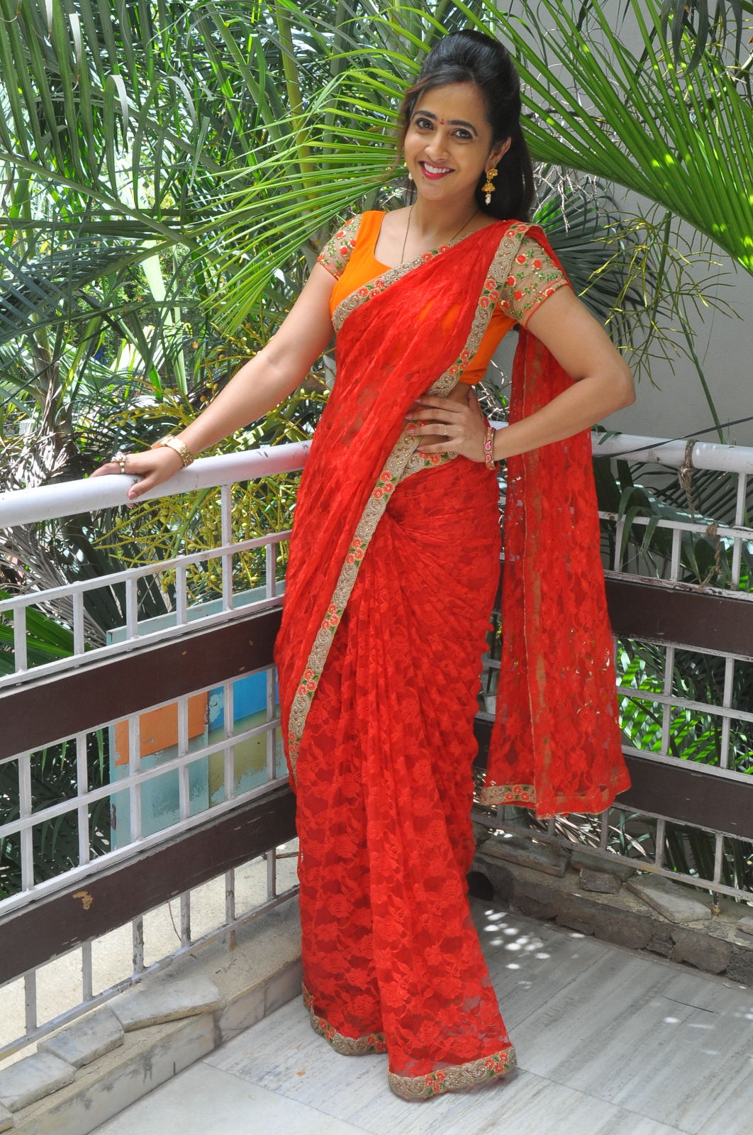 Anchor Lasya Cute Saree Pics