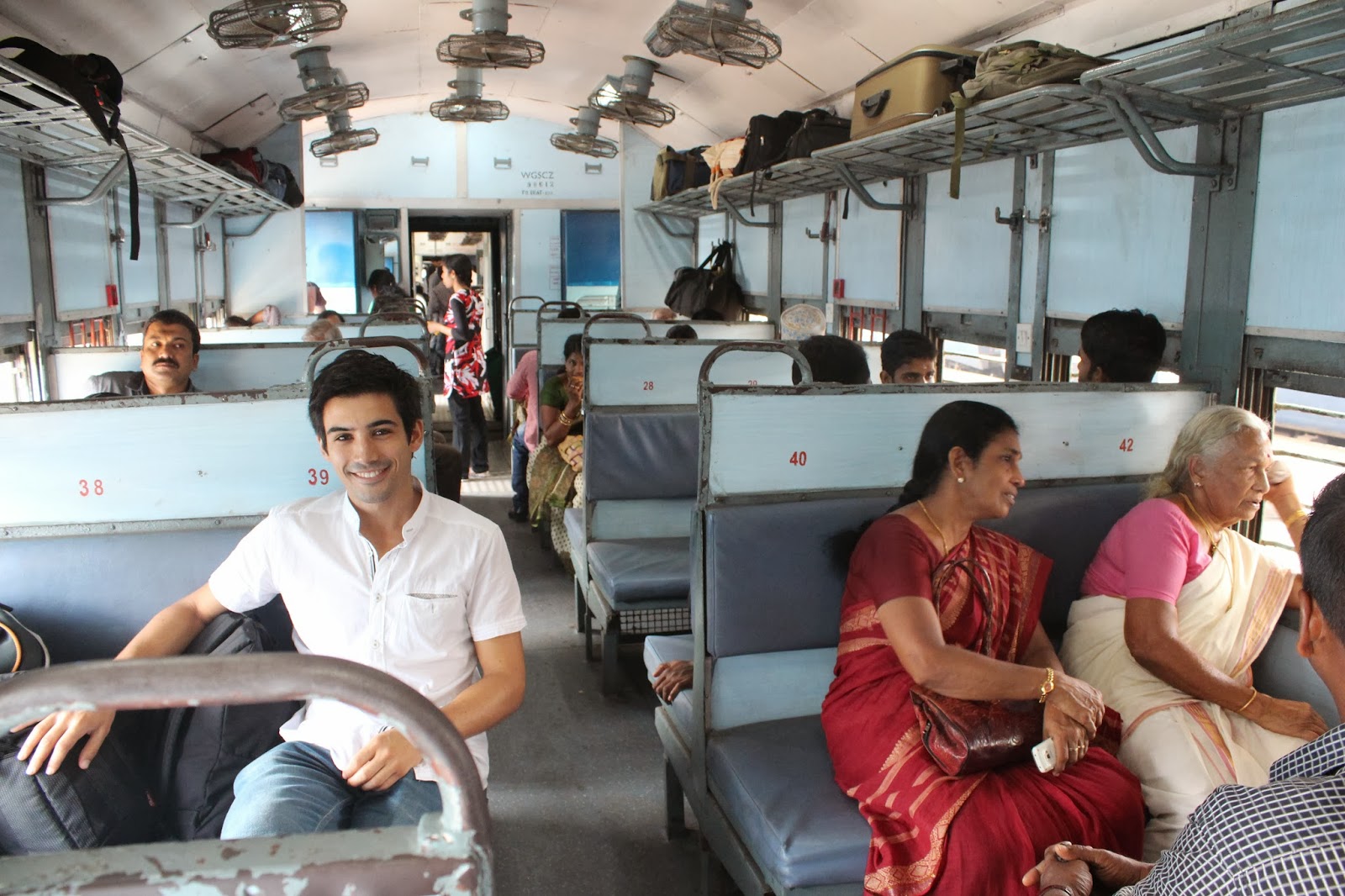 No Coração da Índia: Próxima Paragem: Comboios na Índia