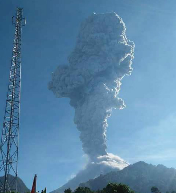 TERRA REAL TIME: Indonesia - Nuova esplosione del monte Merapi
