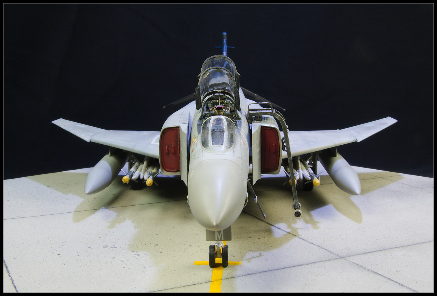 The Hamfisted Modeller: 1/48 Hasegawa F-4 FGR-2 Phantom - No 19 Sqn ...