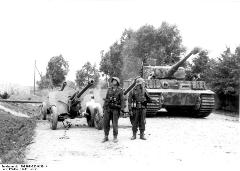 NAZI JERMAN: Foto Panzerkampfwagen VI Tiger
