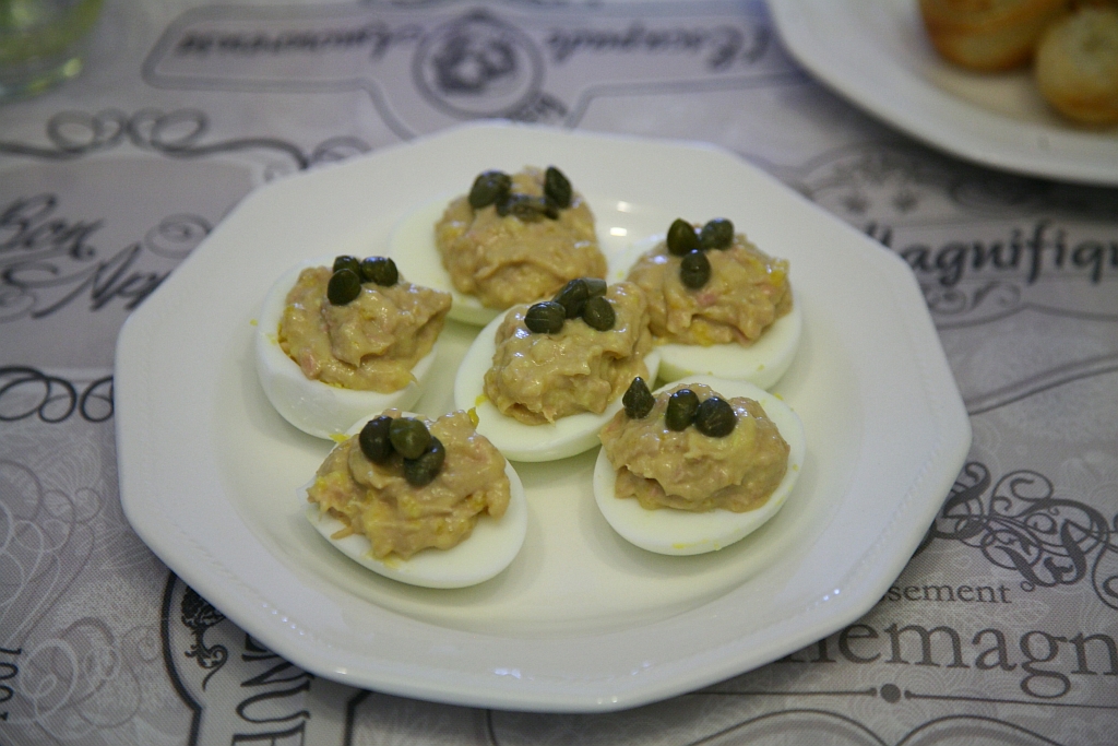 Uova ripiene alla mia piemontese | Ricetta ed ingredienti dei ...