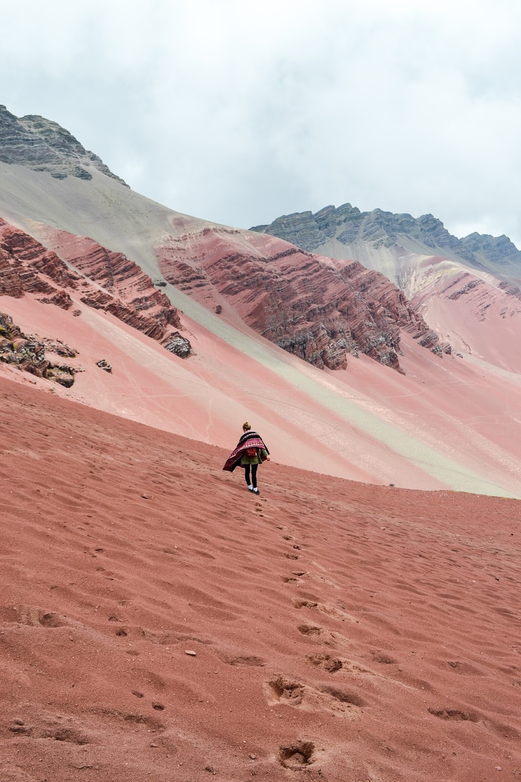 Aneta Strohova: Not so colorful rainbow mountain and traveler's dream ...