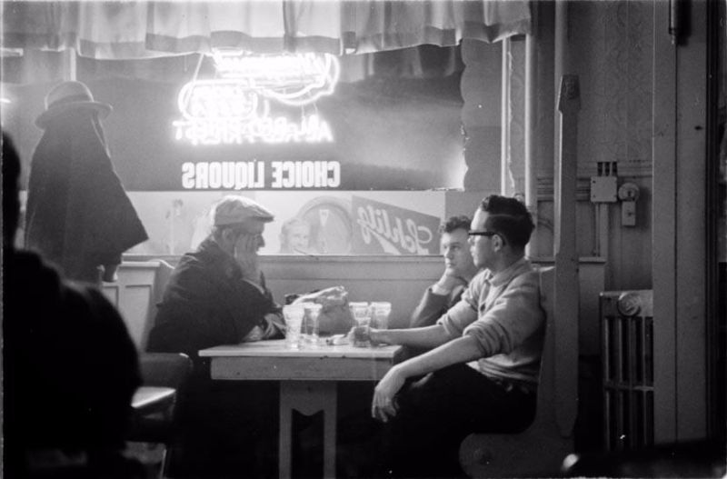 29 Fascinating Photos That Capture Street Scenes of Boston in the 1960s ...