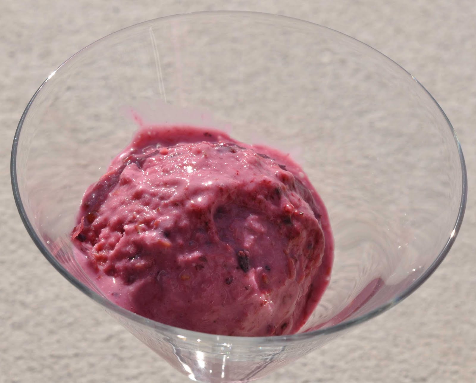 Jurnal de Suedia: Inghetata de coacaze rosii si zmeura