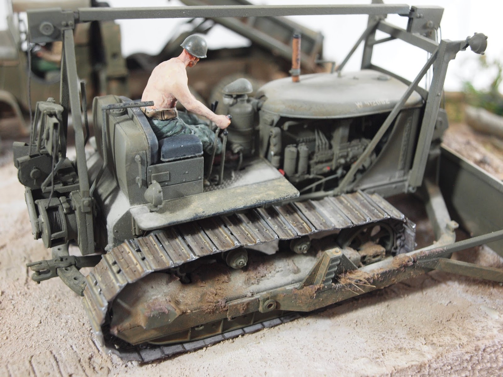 Maquettes WWII: GMC DUMP TRUCK et BULLDOZER D7