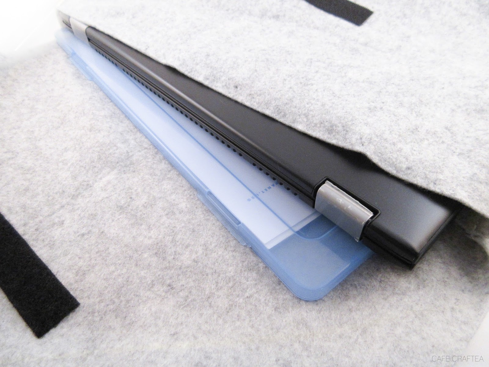 Cafe Craftea: DIY | Felt Envelope Laptop Sleeve