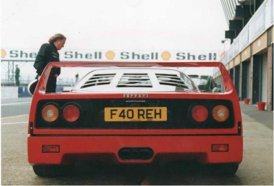 ThinkFloyd61: Ferrari que pertenceu a David Gilmour será leiloada