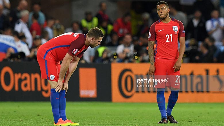 Closer Look: Ryan Bertrand's Blackout Boots - Footy Headlines