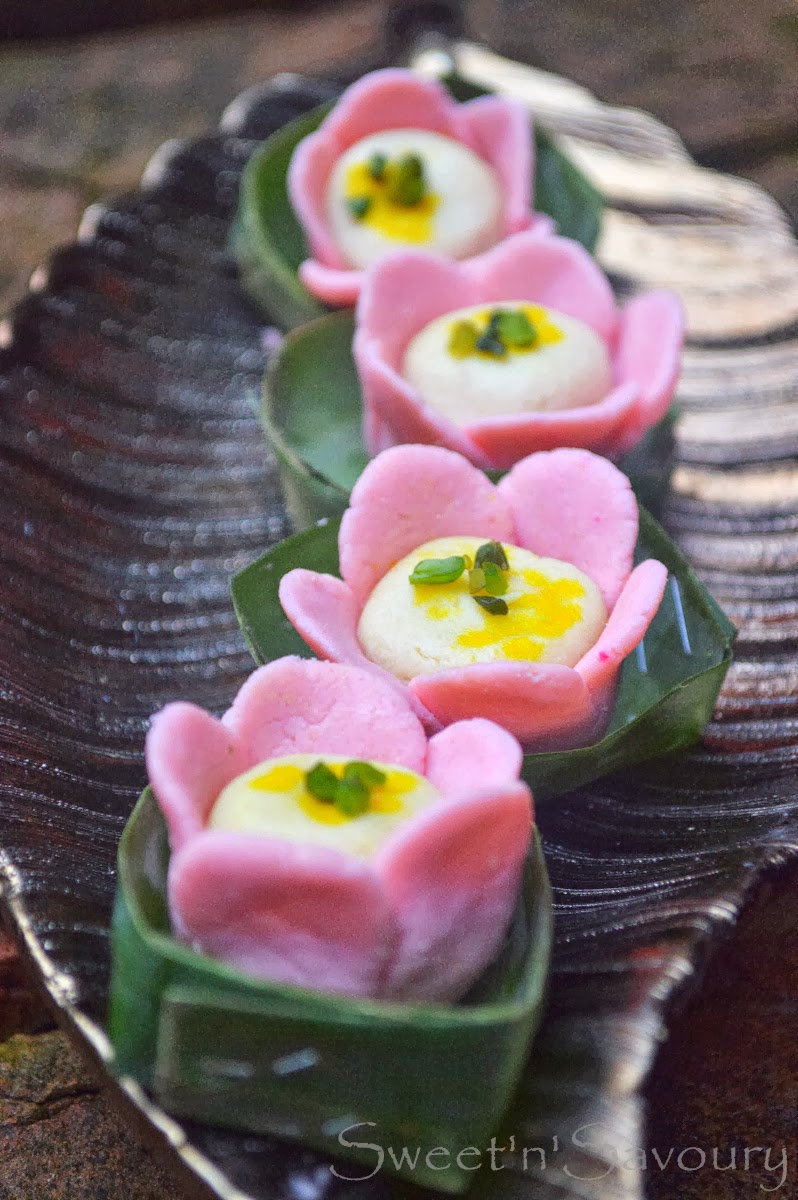 Sweet 'n' Savoury: Aataa diye Phool Sondesh/Custard Apple flavoured ...