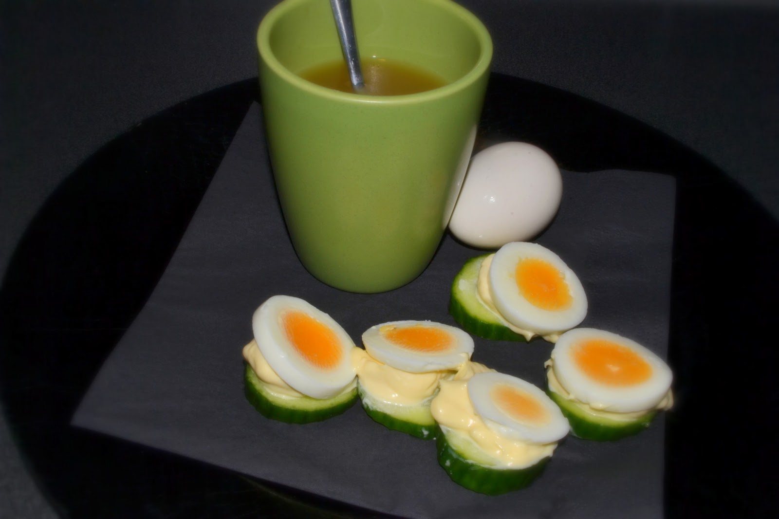 Veronicas Lchf Mat: Citron och Laktitste + gurka med ägg och majonäs ...