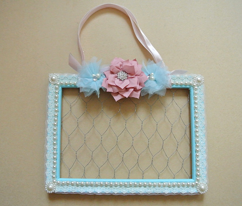 Do More With Less: Tutorial Thursday: DIY chicken wire frame
