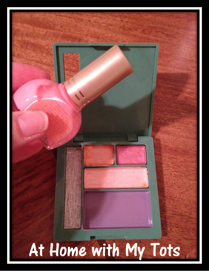 At Home With My Tots: Fake Makeup