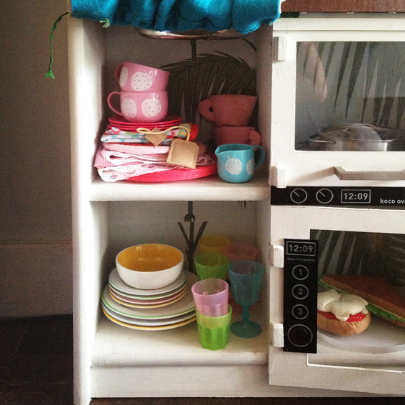 Queen Kwak: DIY Play Kitchen.