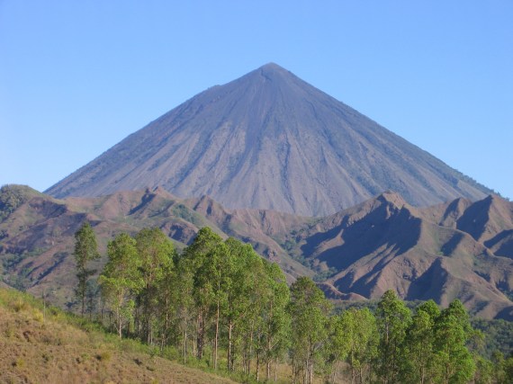Visit Flores Island: Inerie volcano in Bajawa
