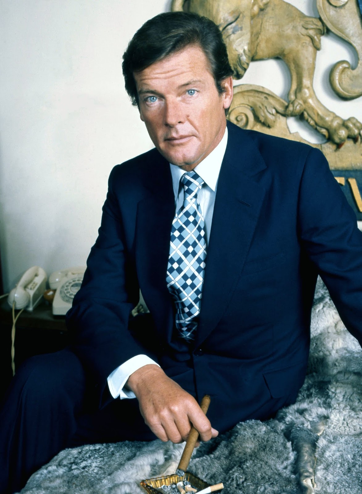 El Mirador Nocturno: Roger Moore