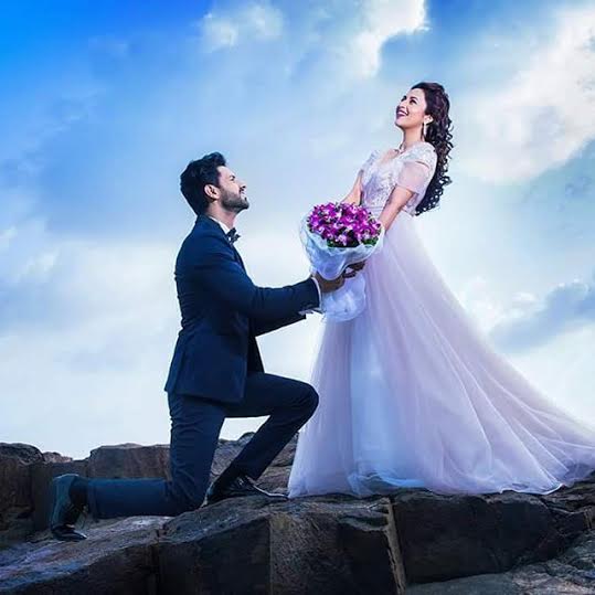 Popular Bollywood Zee World actress 'Vidya' Divyanka Tripathi releases ...