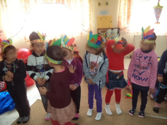 .~~kindergarten teacher ~~ΝΗΠΙΑΓΩΓΟΣ.....ΧΡΩΜΑΤΑ ΚΑΙ ΑΡΩΜΑΤΑ ...