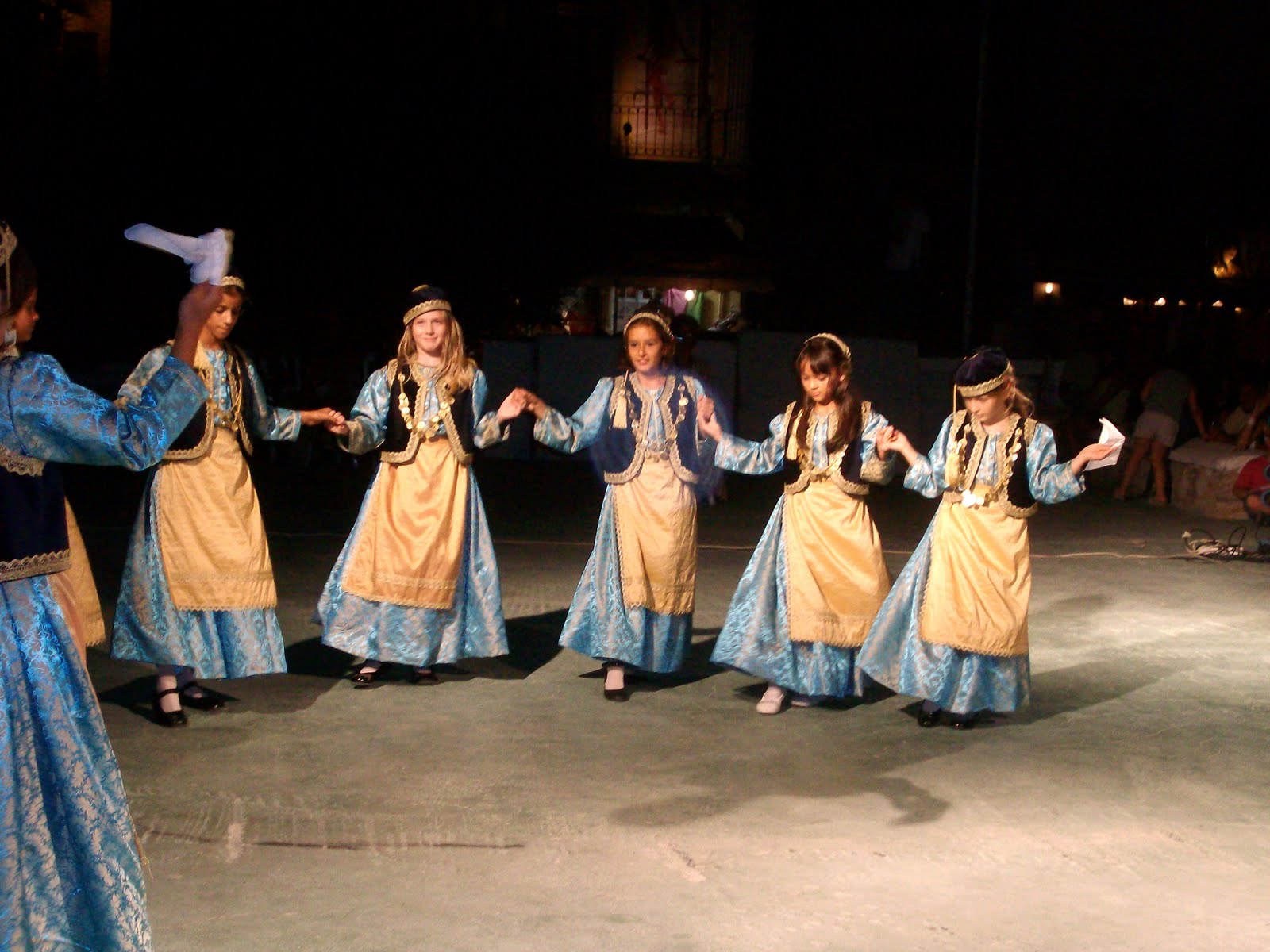 ΣΥΜΗ Η ΝΥΦΗ ΤΟΥ ΑΙΓΑΙΟΥ: Παραδοσιακοι Χοροι απο την Ενωση Γυναικων ...