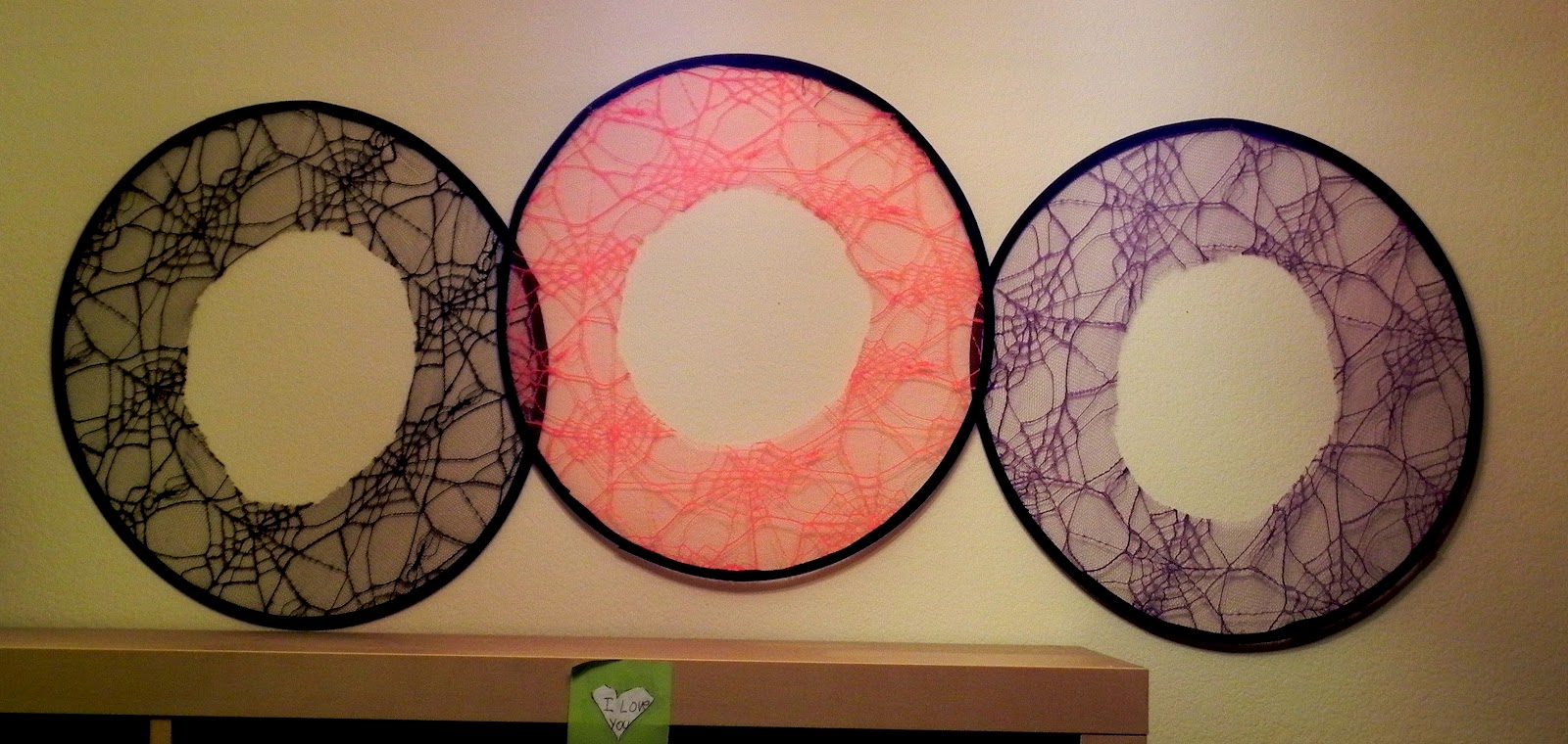 Smart n Snazzy: DIY Spooky Skull Frames