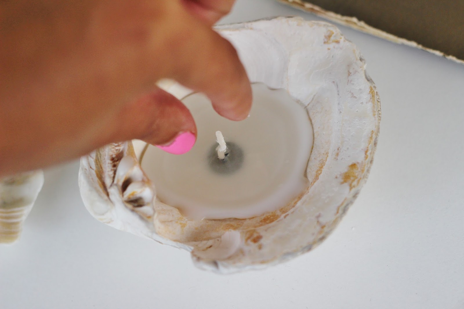 DIY Seashell Candles - Dina's Days