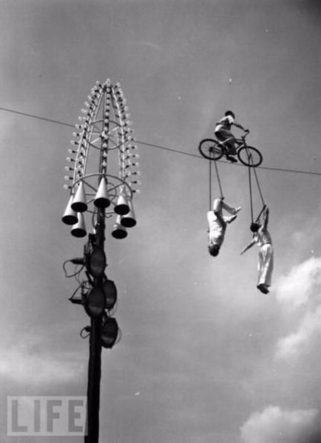 40 Amazing Vintage Photos of Insane Stunts from the Past ~ Vintage Everyday