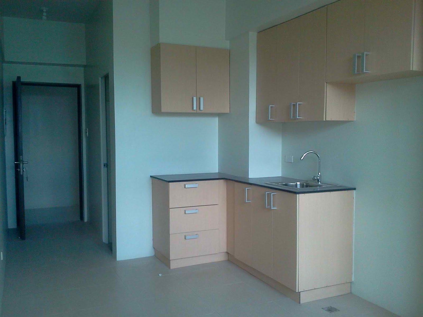 SYMPHONY TOWERS: SYMPHONY TOWERS(Near GMA 7 and ABS-CBN 2 Network)