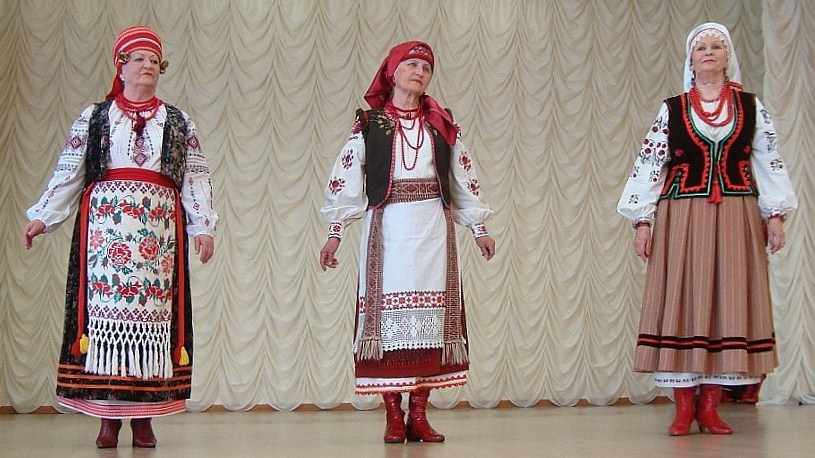 Local style: Traditional costume of Ukraine
