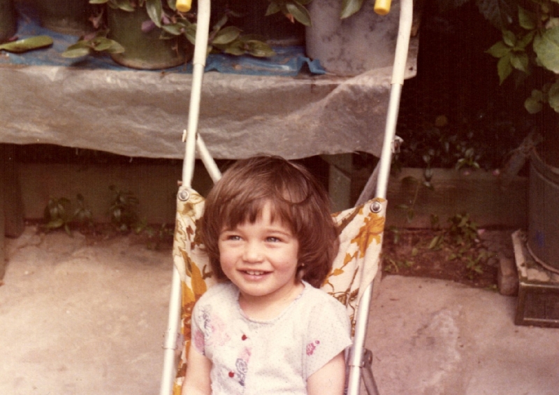 Mondenitati din lume adunate: Amintiri din copilaria Andreei Raicu