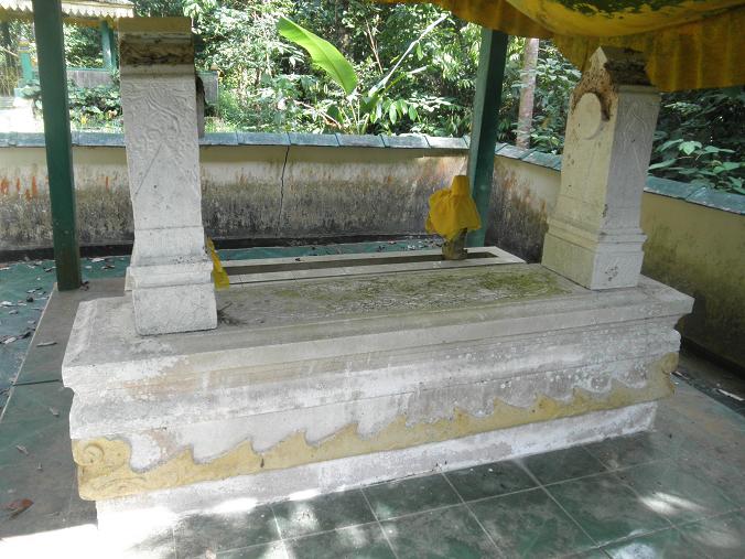 SENI LAMA MELAYU (MALAY OLDEN ART): Makam (Tomb of) Daeng Bunga