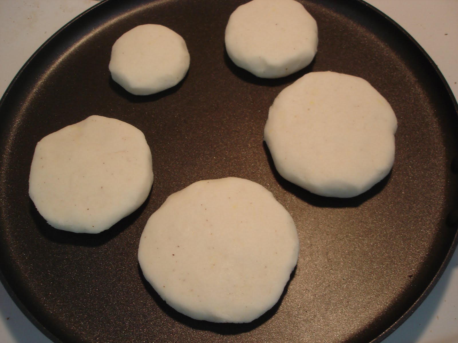 The Tiny Skillet: Arepa Reina Pepiada ~ Arepa Sandwich with Chicken and ...