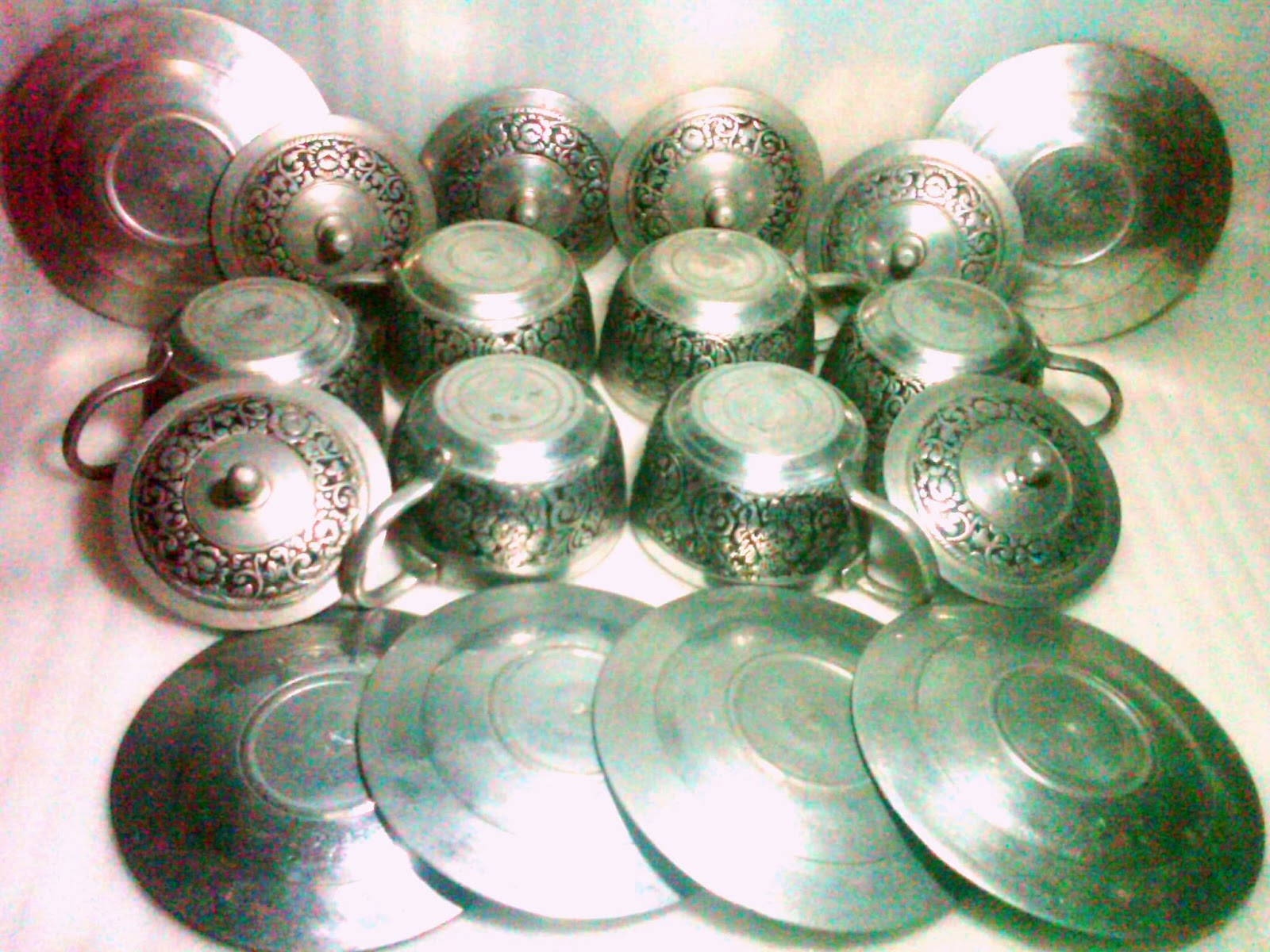 Koleksi Barang Bekas Unik: Teaset Logam