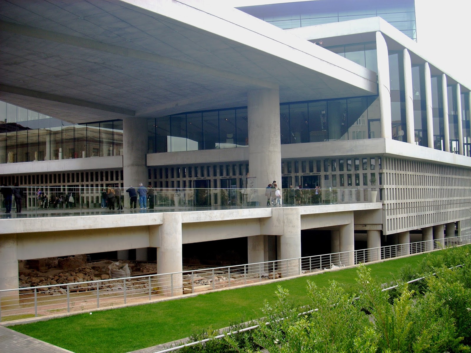 Metron Ariston: Plan of the Acropolis Museum of Athens