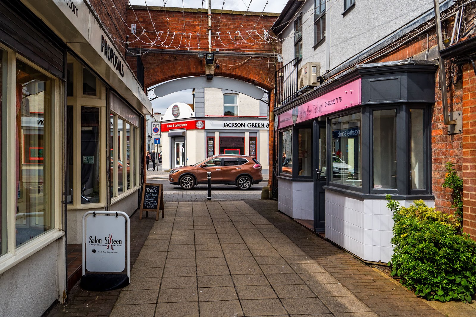 Lincolnshire Cam: Abbeygate Shops in Grimsby.