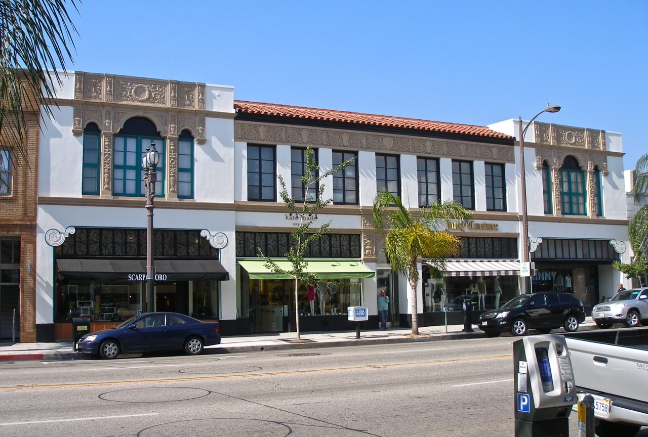 Living Vicuriously, aka Pasadena Daily Photo, has moved.: On Colorado Blvd.