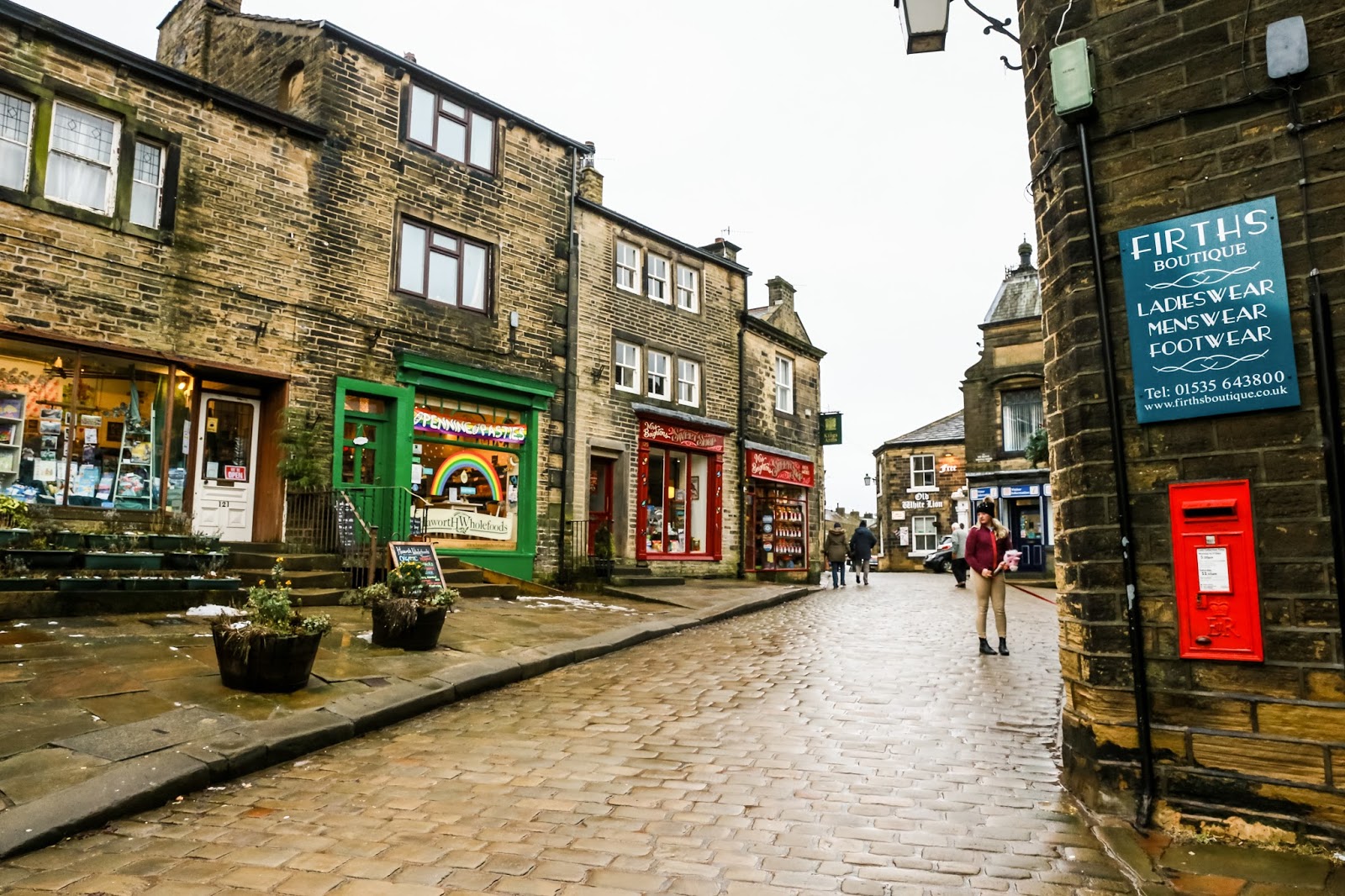 A dog friendly day out to Howarth, West Yorkshire | Mandy Charlton ...